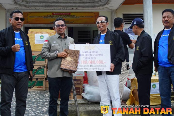 PPPJ Angkatan I Tahun 95 Serahkan Bantuan Rp. 100 Juta Untuk Korban Bencana Di Tanah Datar