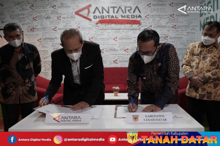 Perangi Hoaks, Bupati Tandatangani Kerjasama dengan LKBN Antara